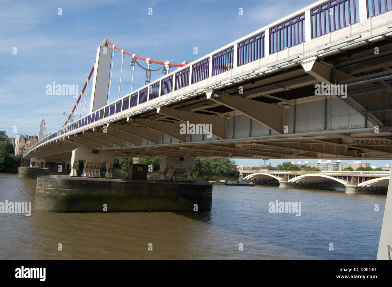 Chelsea Bridge over the River Thames in London, England Stock Photo - Alamy