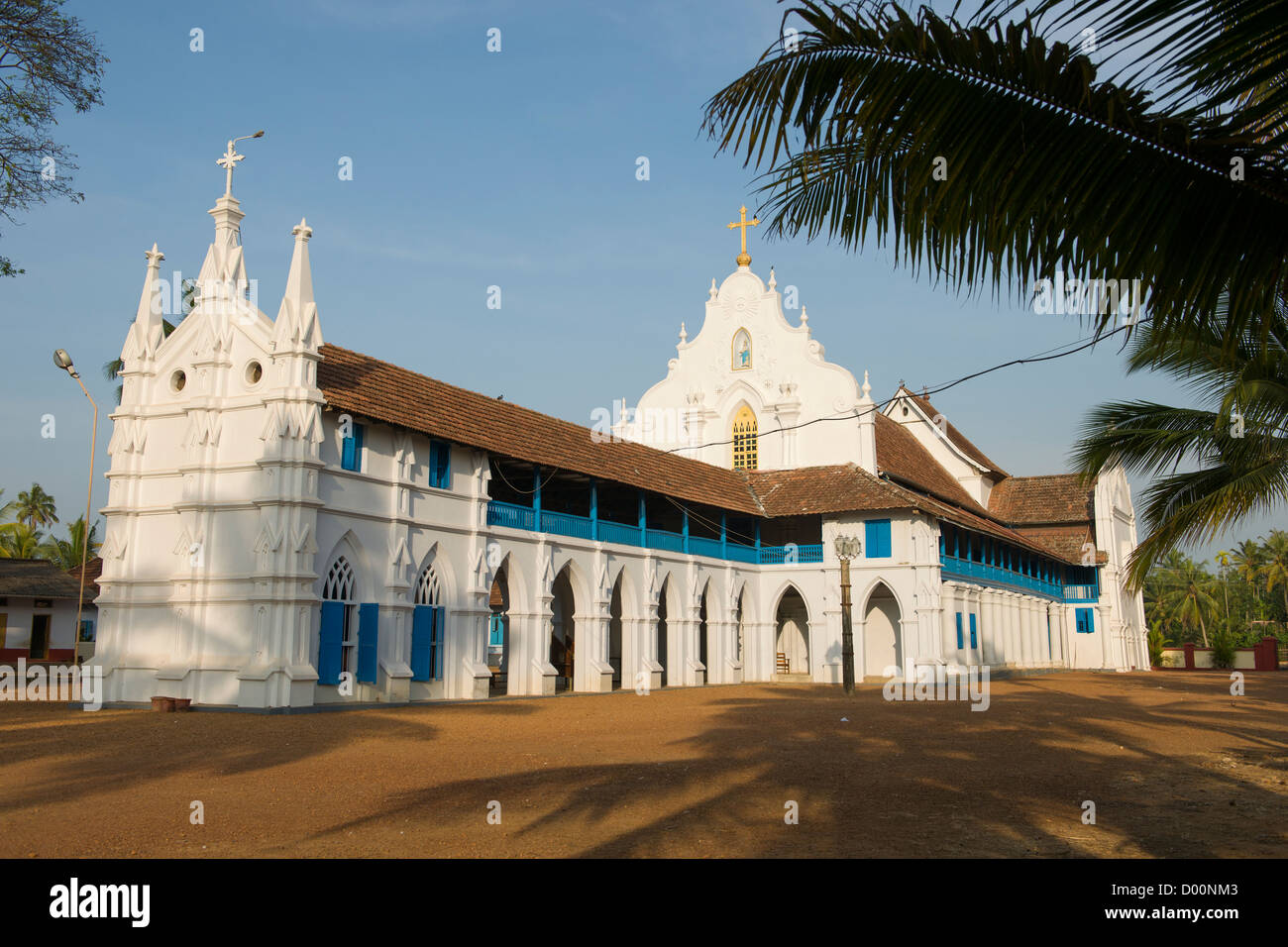 Traditional kerala roof hi-res stock photography and images - Alamy