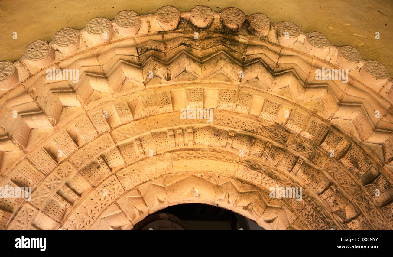 Norman arch hi-res stock photography and images - Alamy