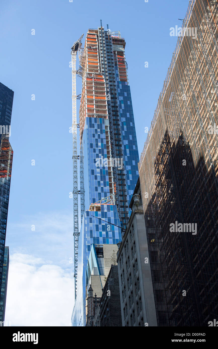 One57 crane hi-res stock photography and images - Alamy