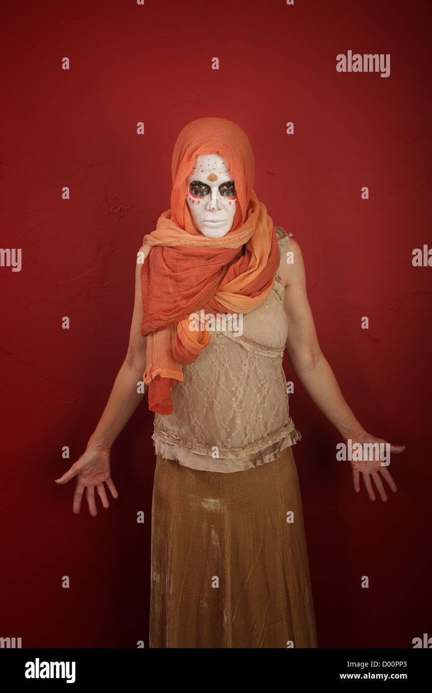 Dead lady hand hi-res stock photography and images - Alamy