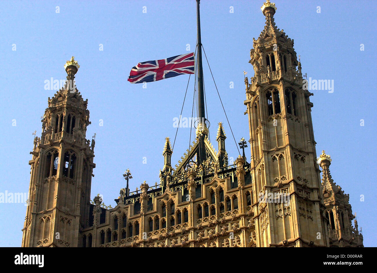 Union flag half mast hi-res stock photography and images - Alamy