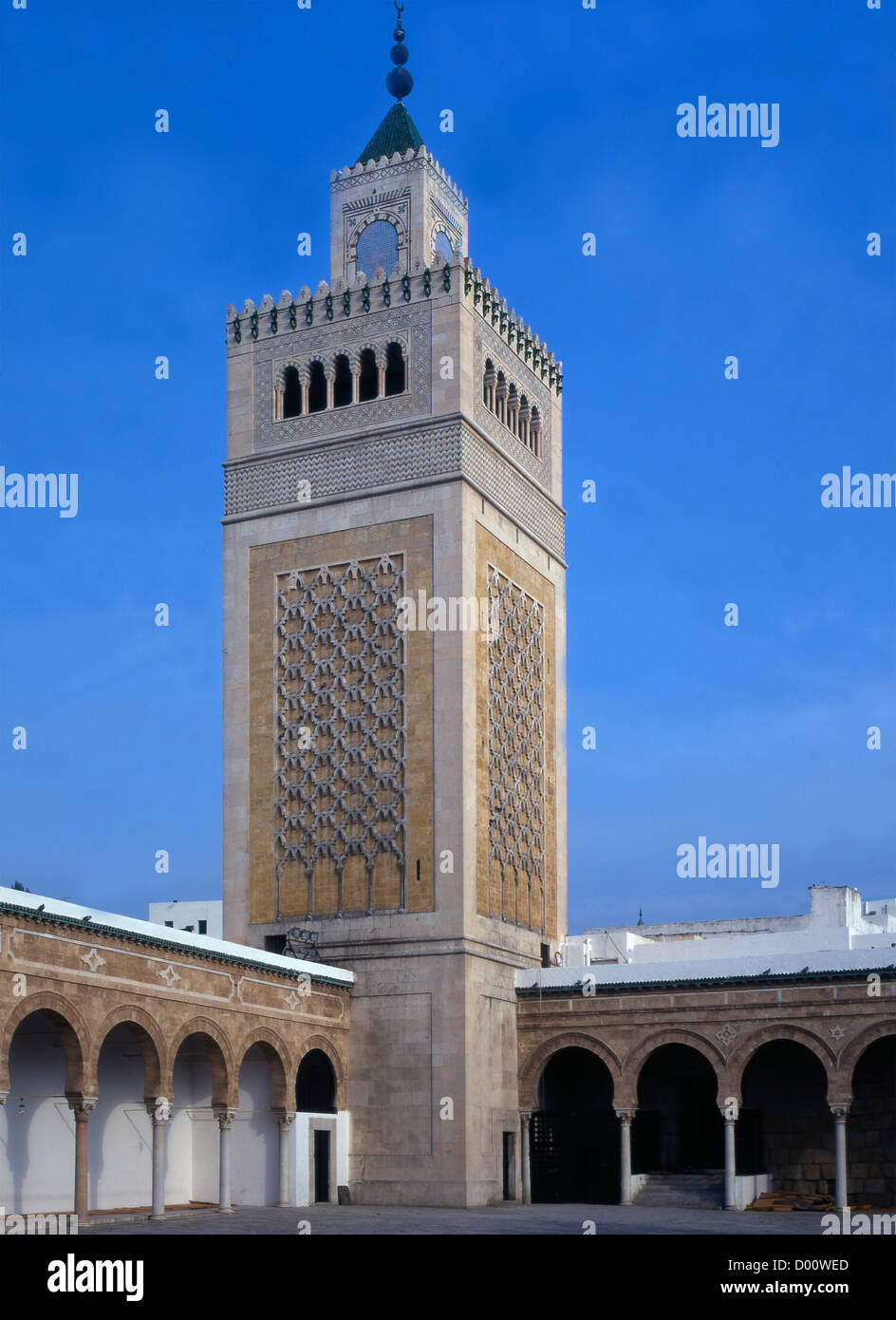 Medina of tunis vertical hi-res stock photography and images - Alamy