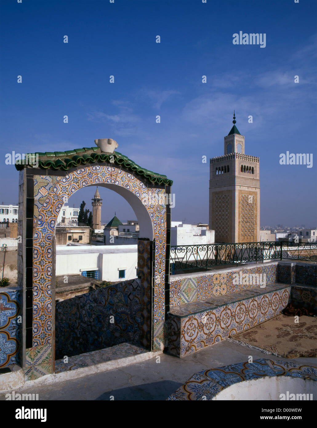 Medina of tunis vertical hi-res stock photography and images - Alamy