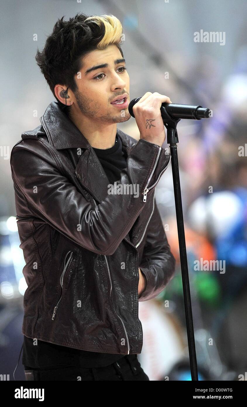 New York, USA. 13th November 2012. Zayn Malik on stage for NBC Today ...