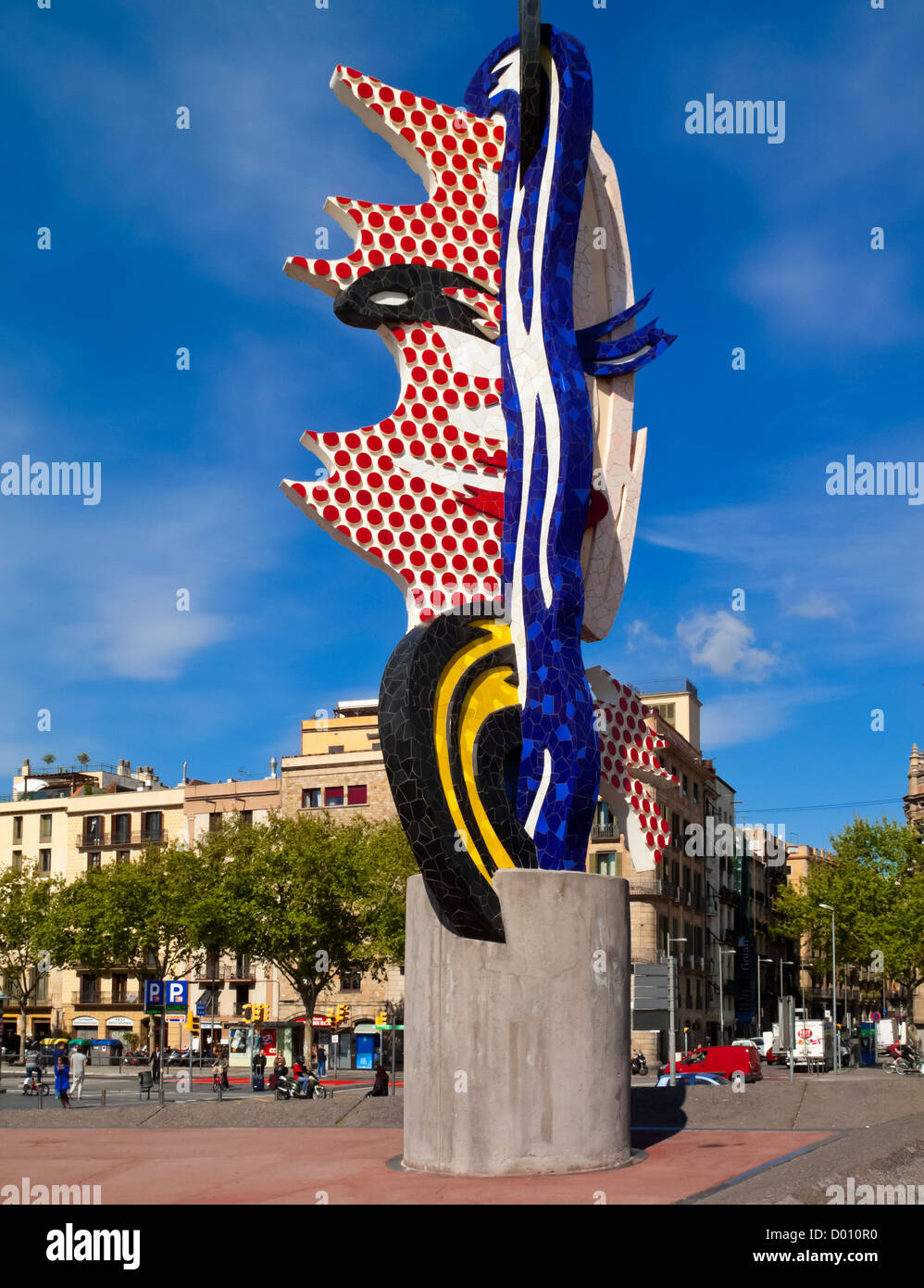 Barcelona head roy lichtenstein sculpture hi-res stock photography and ...