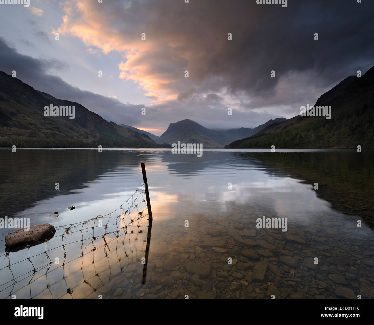 Buttermere still water hi-res stock photography and images - Alamy