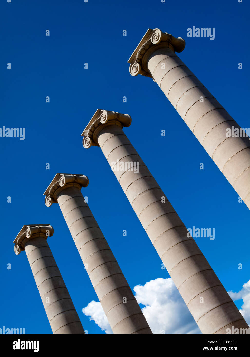 Four stone columns hi-res stock photography and images - Alamy