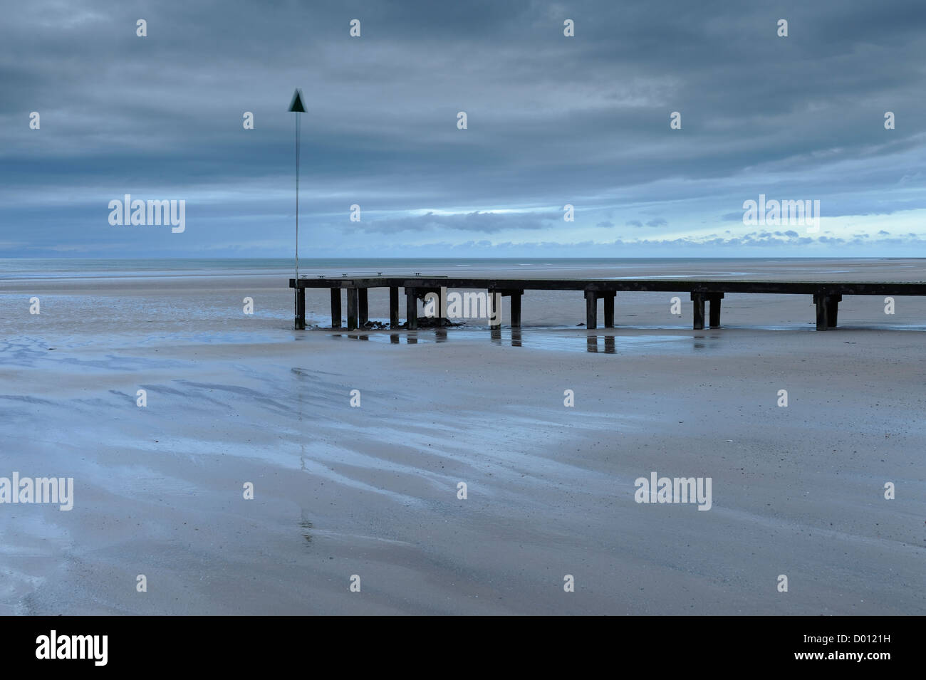 The wooden walkway on Seascale beach, Cumbria, UK Stock Photo - Alamy