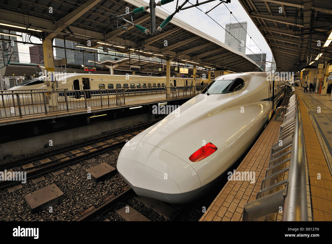 Bullet train in Tokyo station, rear of train Stock Photo - Alamy