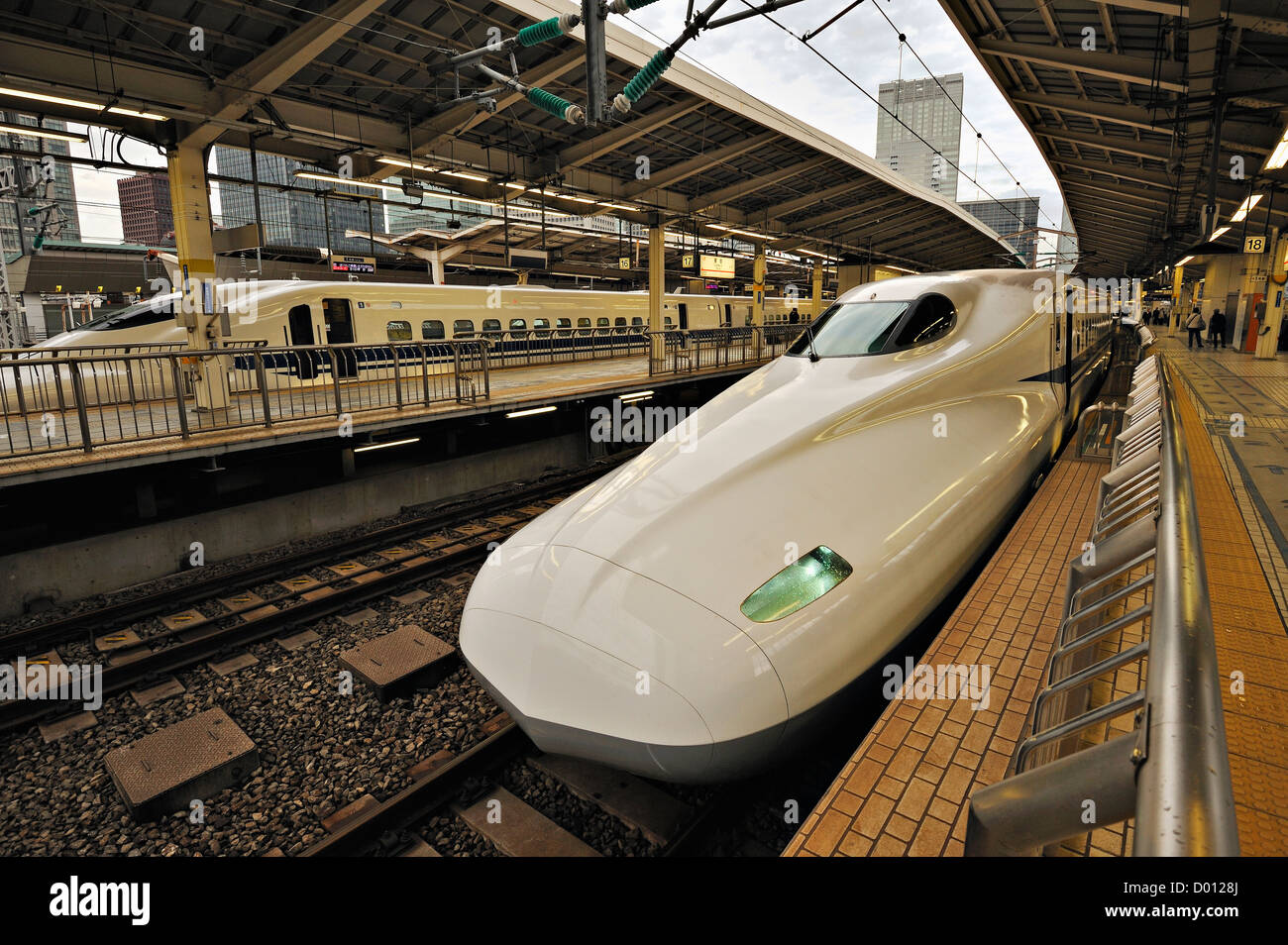 Bullet train in Tokyo station, front of train Stock Photo - Alamy