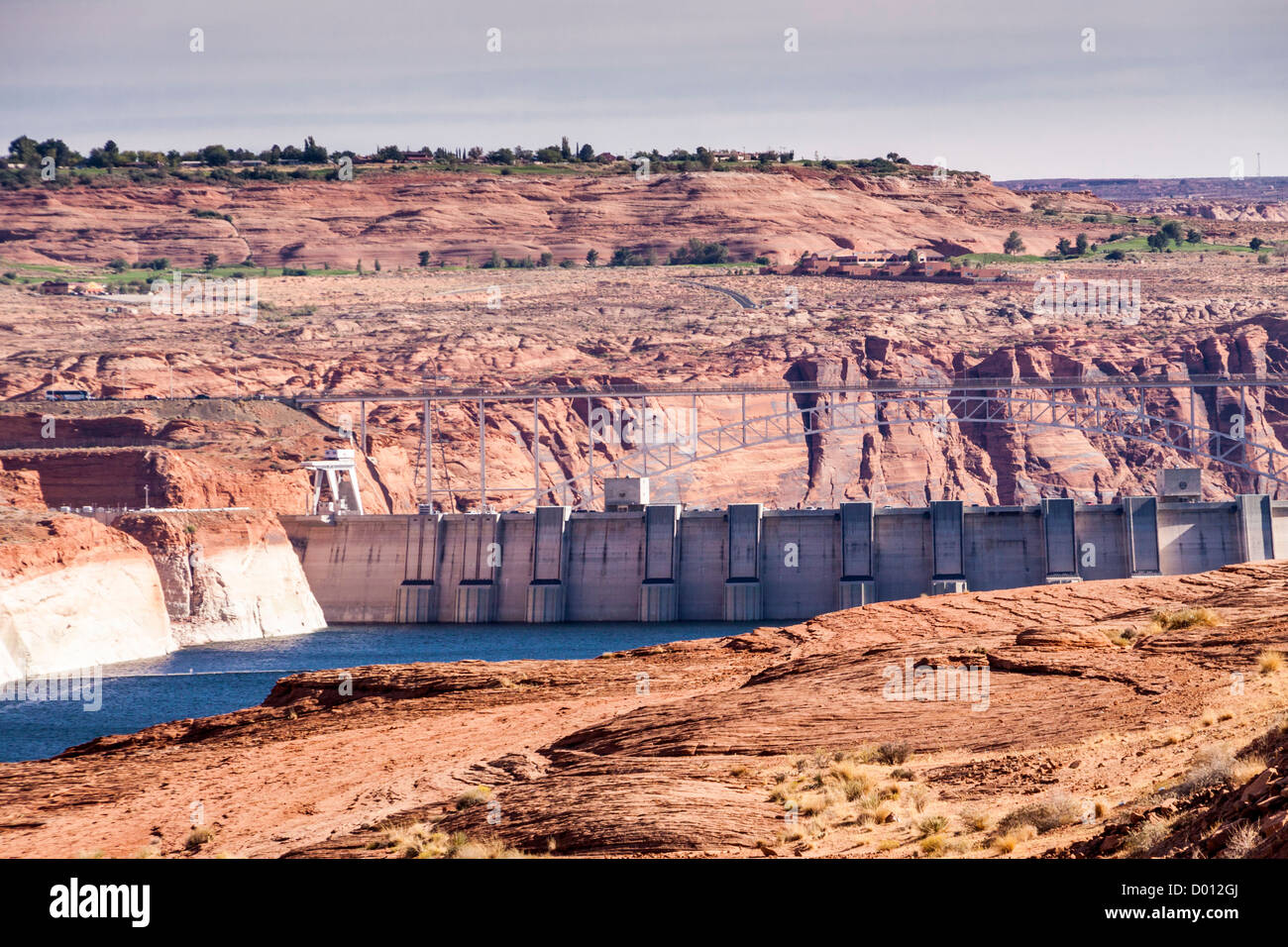Glen Canyon Dam on the Colorado River, creating Lake Powell and The ...