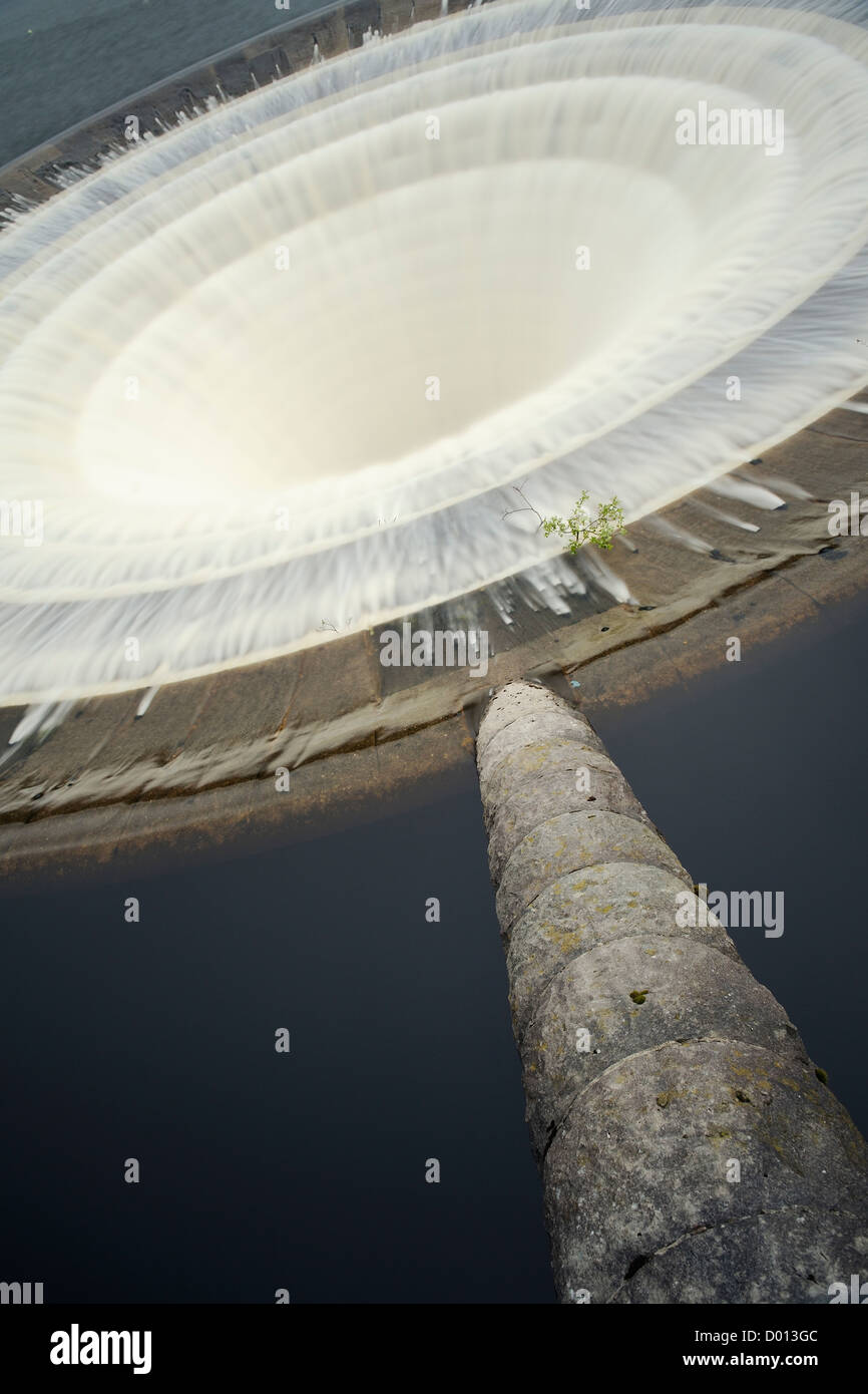 Detail of the overflow 'plug hole' at Ladybower Reservoir, Peak ...