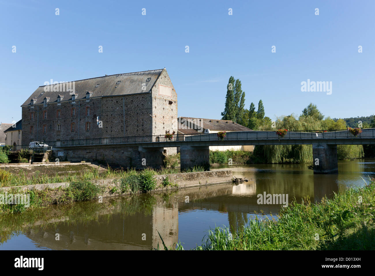 Malestroit (Breton: Malastred) is a commune in the Morbihan department ...
