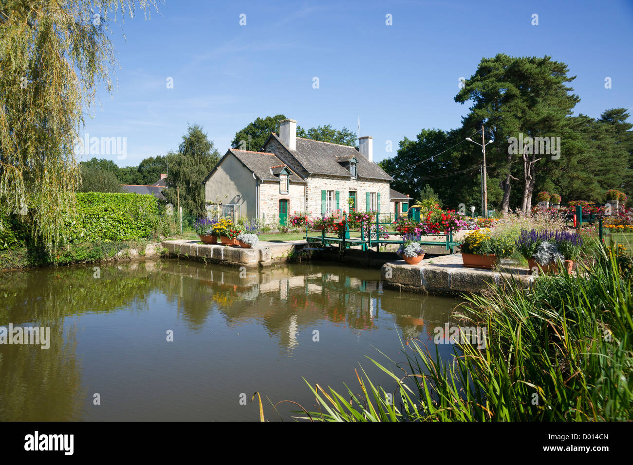 Malestroit (Breton: Malastred) is a commune in the Morbihan department ...