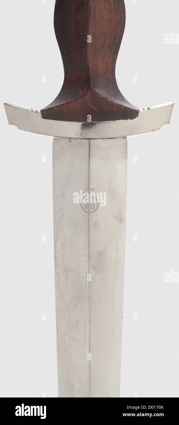 A model 1933 SA service dagger with Eickhorn tag,Maker M7/66(Eickhorn ...