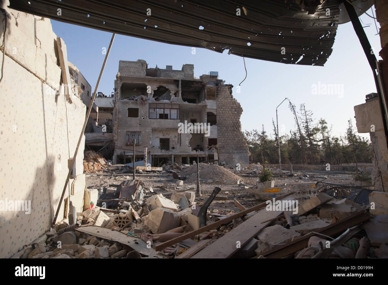 Building destruction from fighting hi-res stock photography and images ...