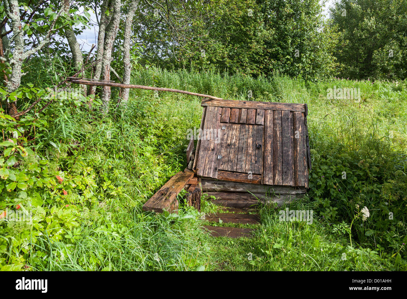 Old village water well Stock Photo - Alamy