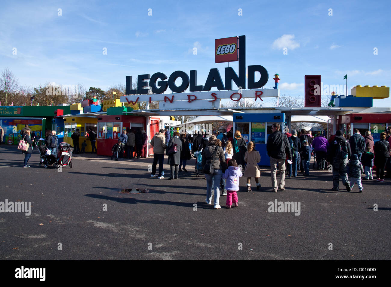 Legoland windsor sign hi-res stock photography and images - Alamy