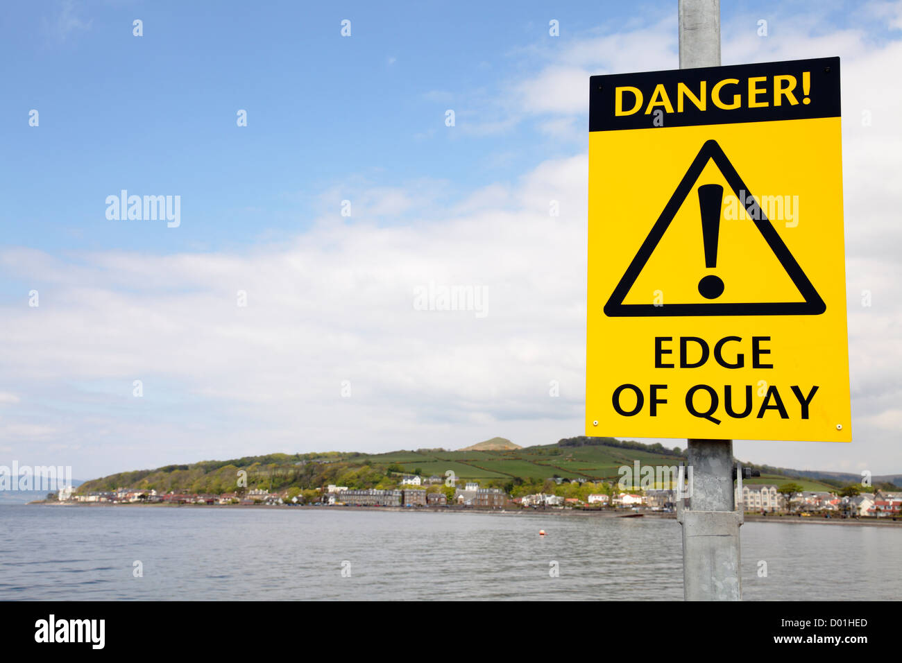 Danger edge quay warning sign hi-res stock photography and images - Alamy