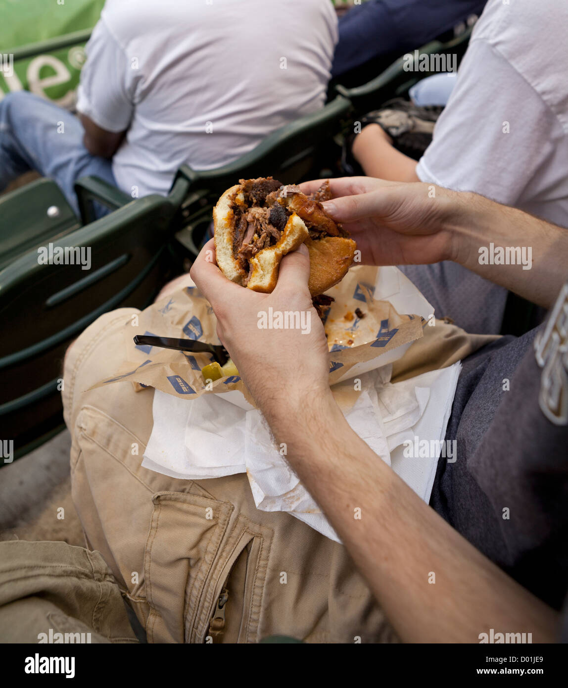 Messy eating sandwich hi-res stock photography and images - Alamy