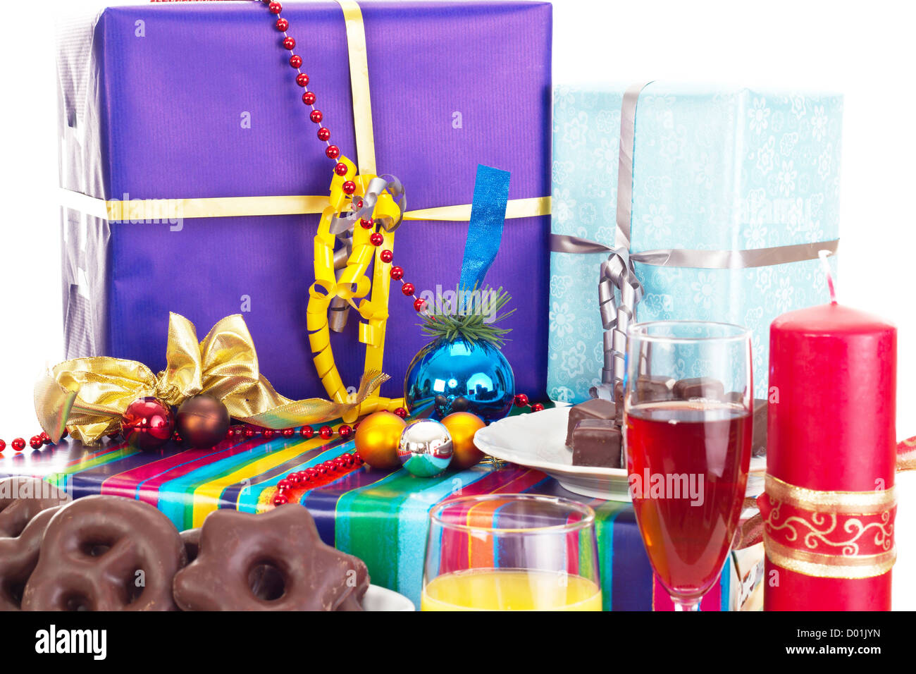 Gift wrapping christmas gingerbread hi-res stock photography and images ...