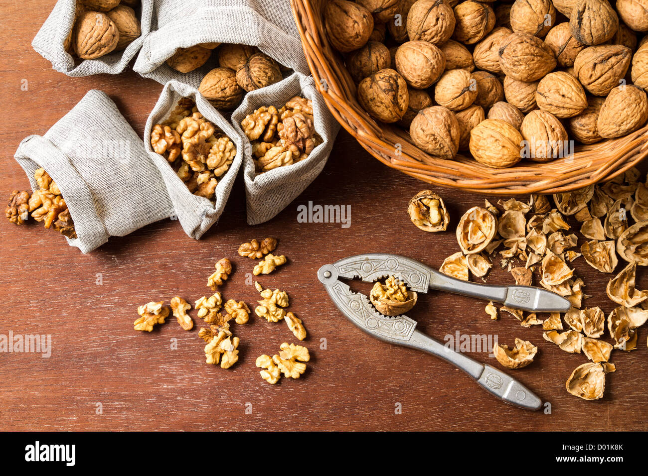 Walnut sorting hi-res stock photography and images - Alamy