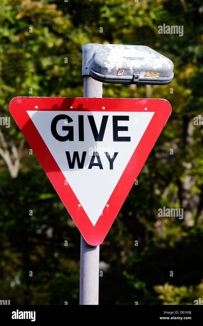 A give way sign Stock Photo - Alamy