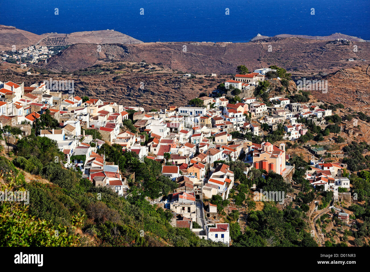 Ioulida, the capital of Kea built with traditional Cycladic ...