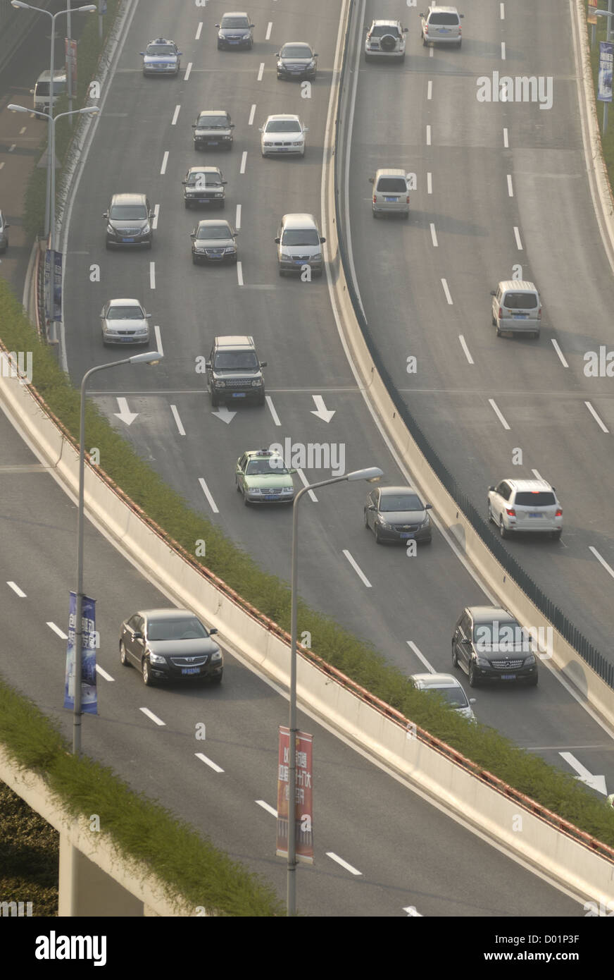 Shanghai traffic on Yan ´an highway Stock Photo - Alamy