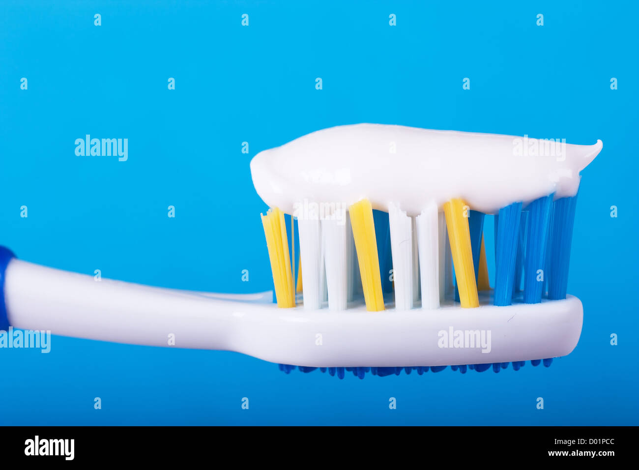 Toothbrush and toothpaste water hi-res stock photography and images - Alamy