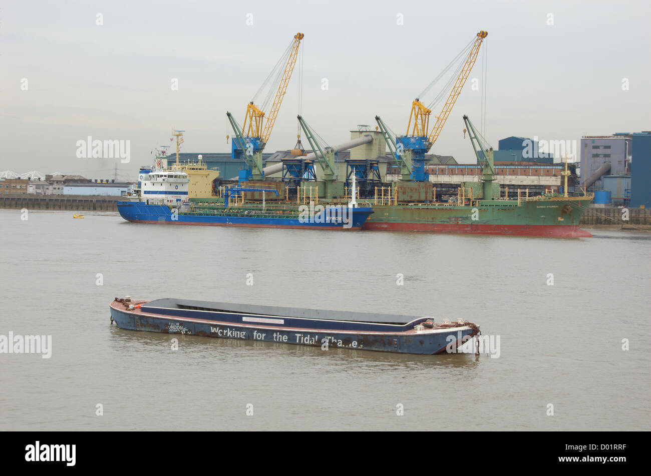 Sugar factory crane hi-res stock photography and images - Alamy