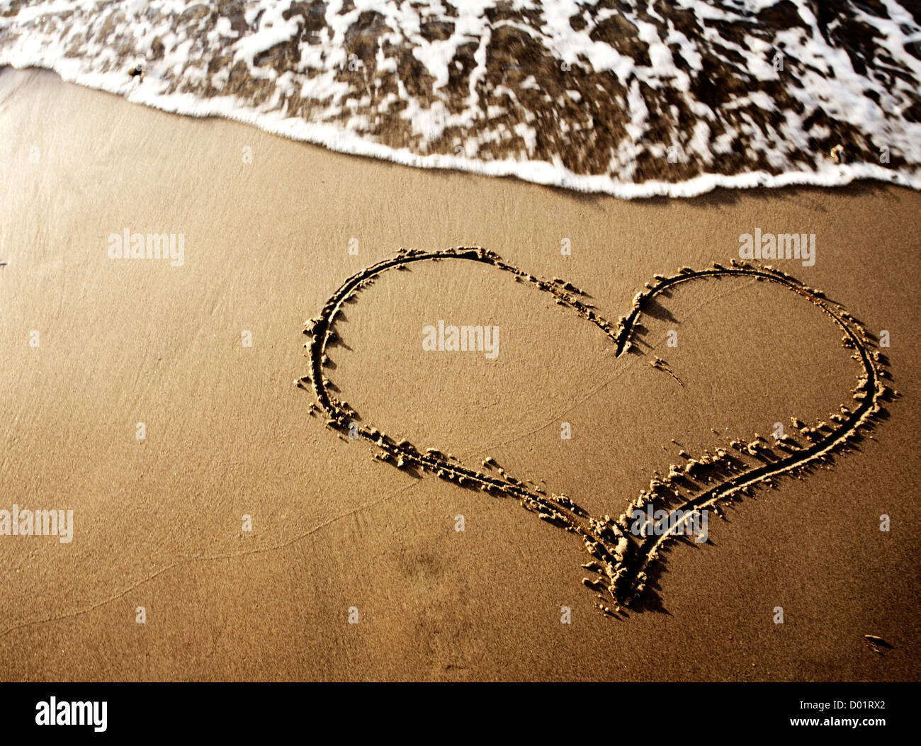 Sand heart drawing hi-res stock photography and images - Alamy