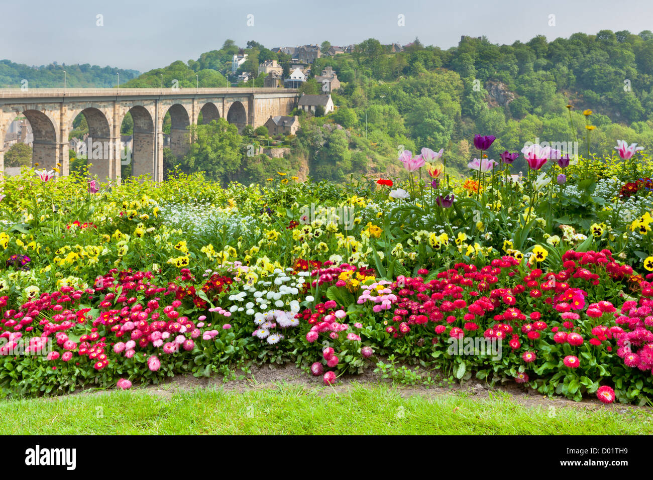 Big arch stone bridge hi-res stock photography and images - Alamy