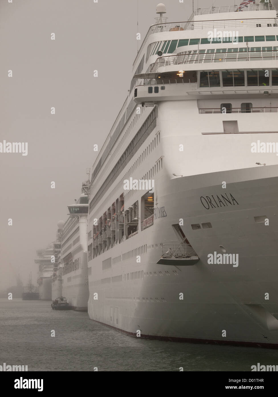 P & o line hi-res stock photography and images - Alamy