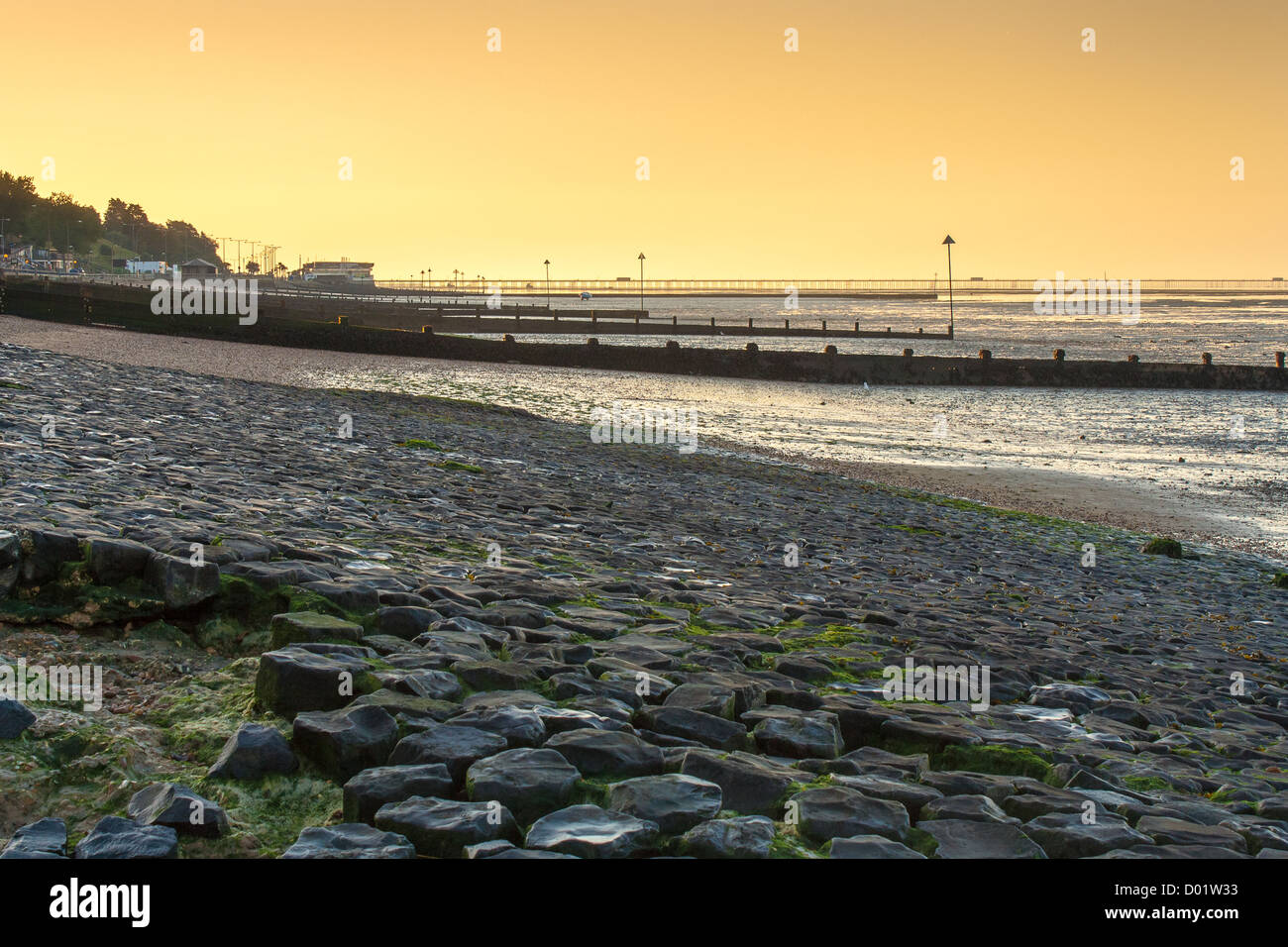 Southend beach hi-res stock photography and images - Alamy