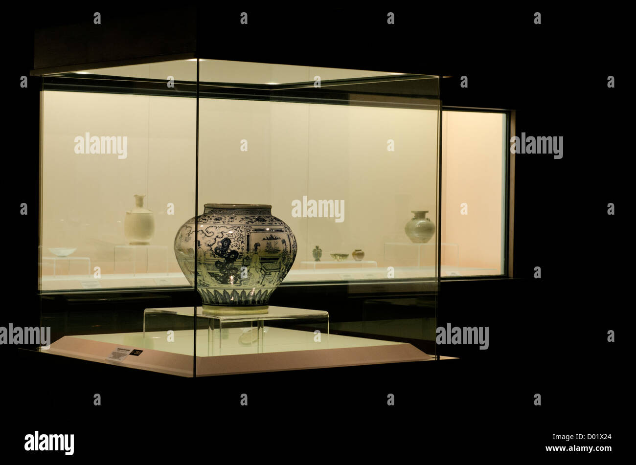 China, Shanghai, Shanghai Museum. Ancient china and porcelain ...