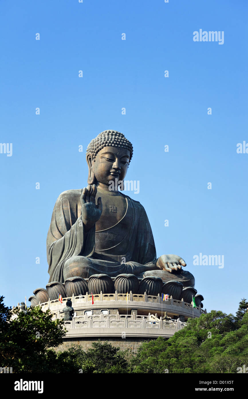 Tian Tan Buddha in Hong Kong Stock Photo - Alamy