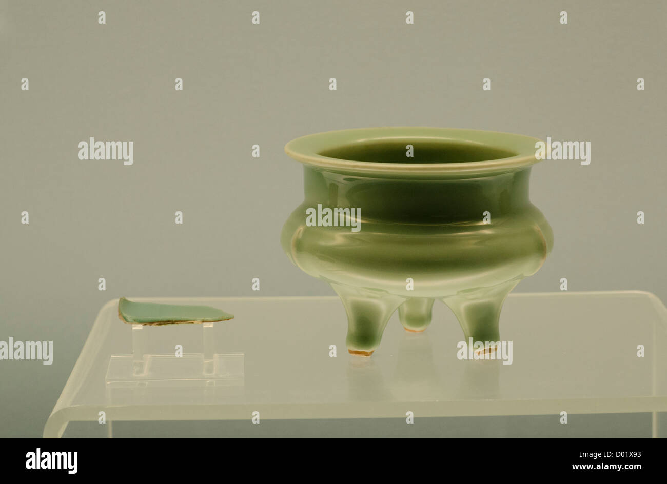 China, Shanghai, Shanghai Museum. Ancient china and porcelain ...