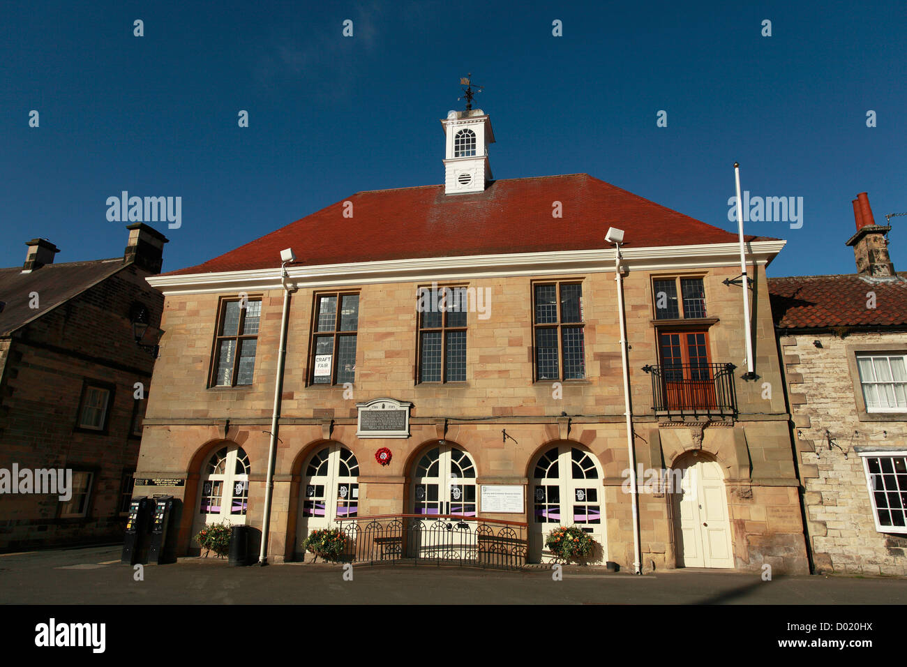 Helmsley town hall in market place, North Yorkshire Stock Photo - Alamy