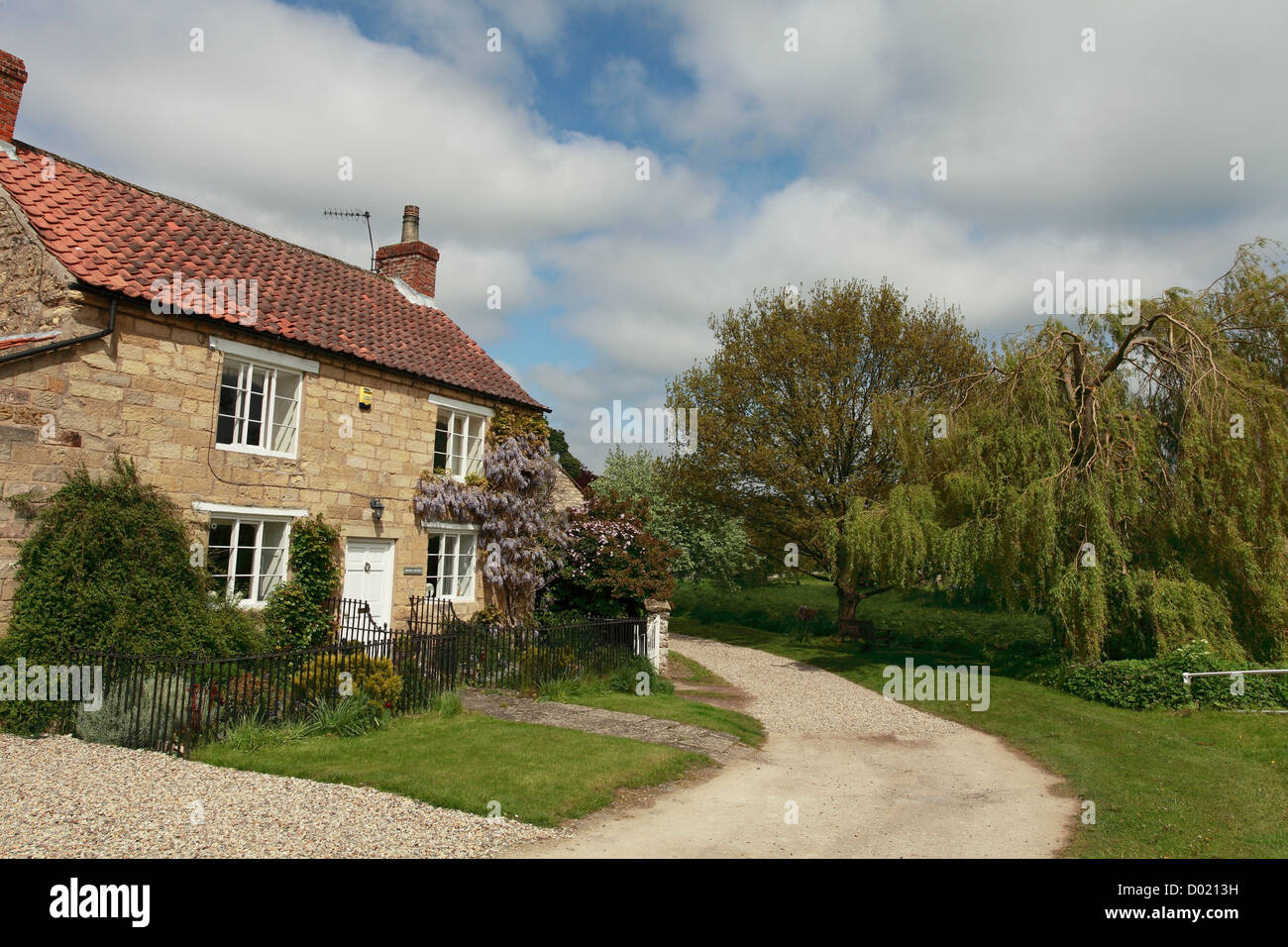 Sinnington north yorkshire uk village hi-res stock photography and ...