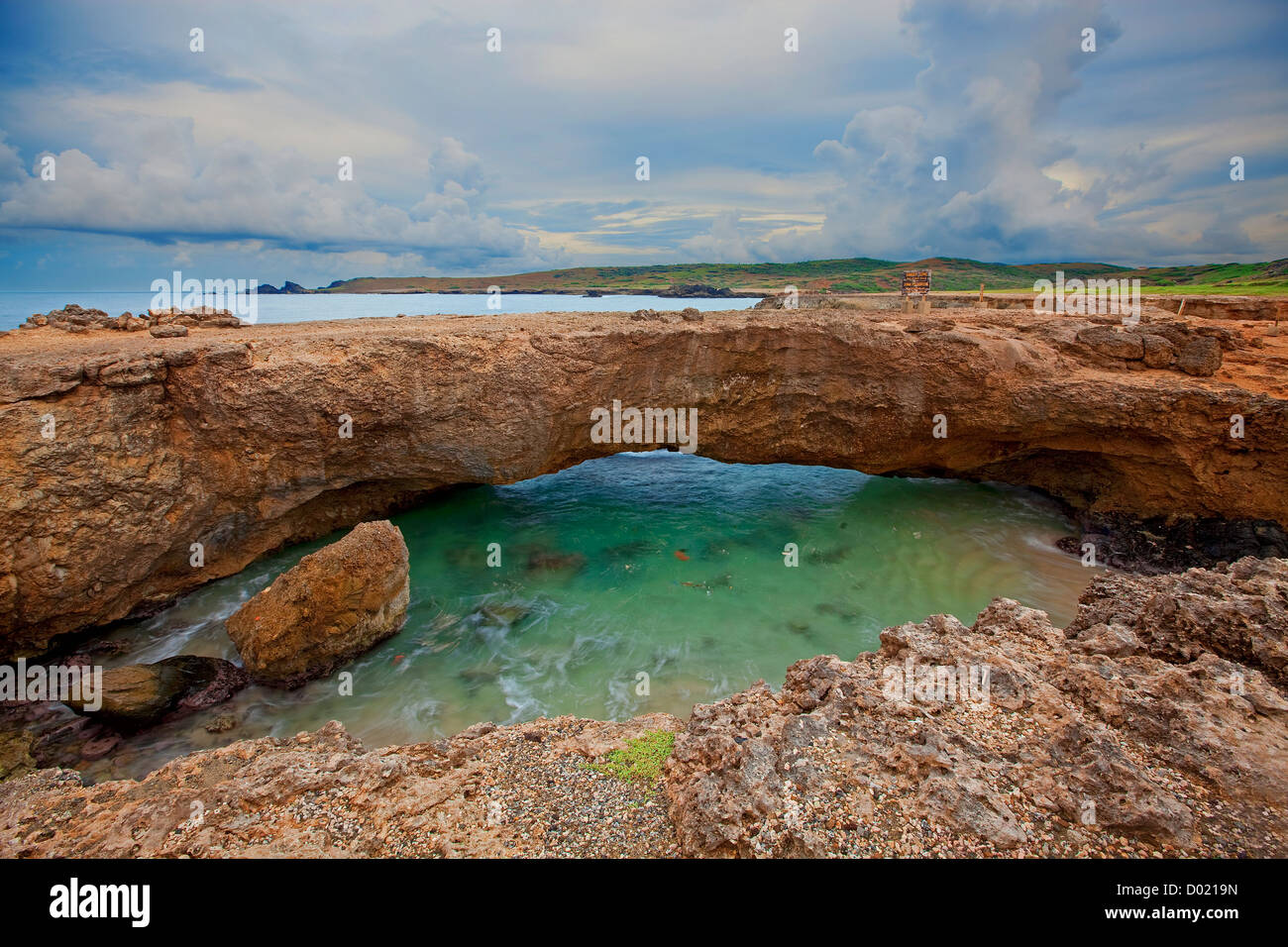 Aruba natural bridge hi-res stock photography and images - Alamy