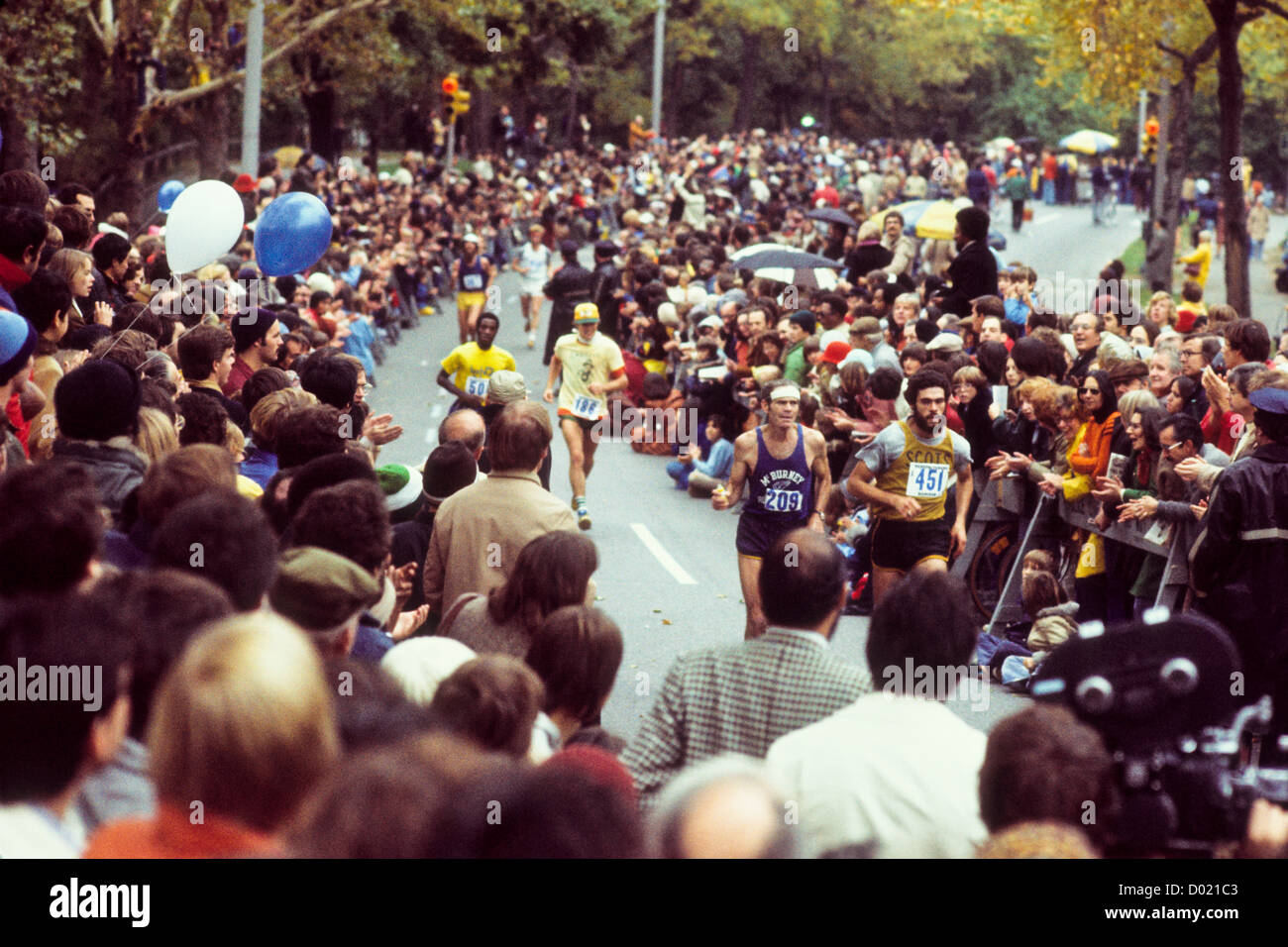 Runners competing in central park hi-res stock photography and images ...