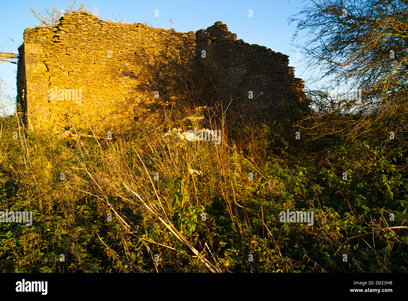 Avening hi-res stock photography and images - Alamy