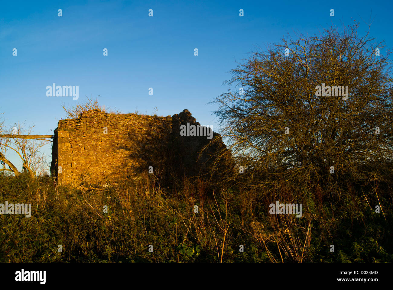 Avening hi-res stock photography and images - Alamy