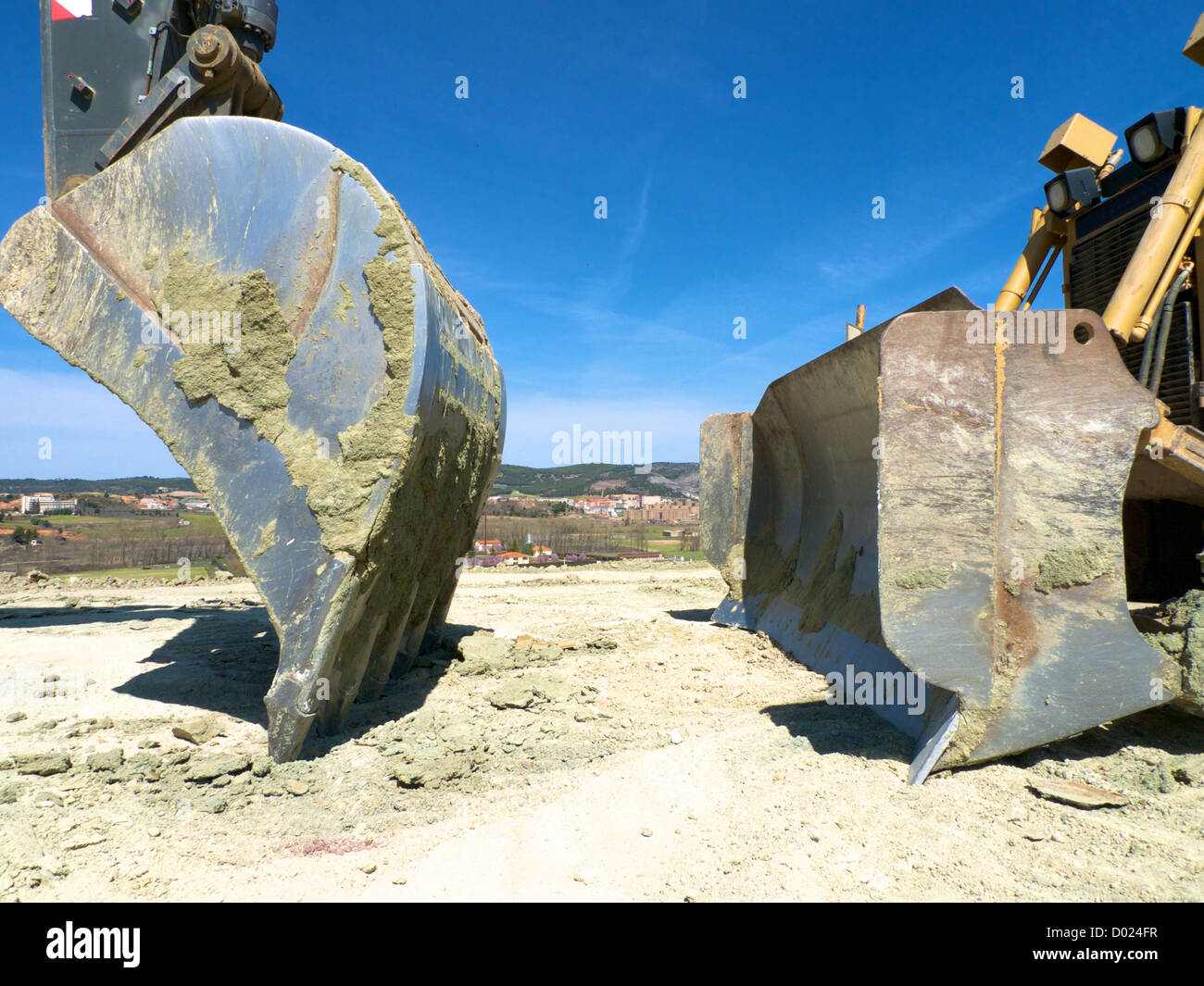 Black excavator hi-res stock photography and images - Alamy