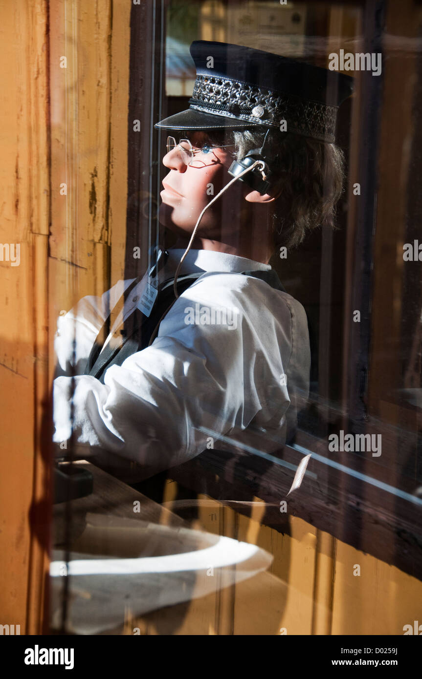 Dispatch communication hi-res stock photography and images - Alamy