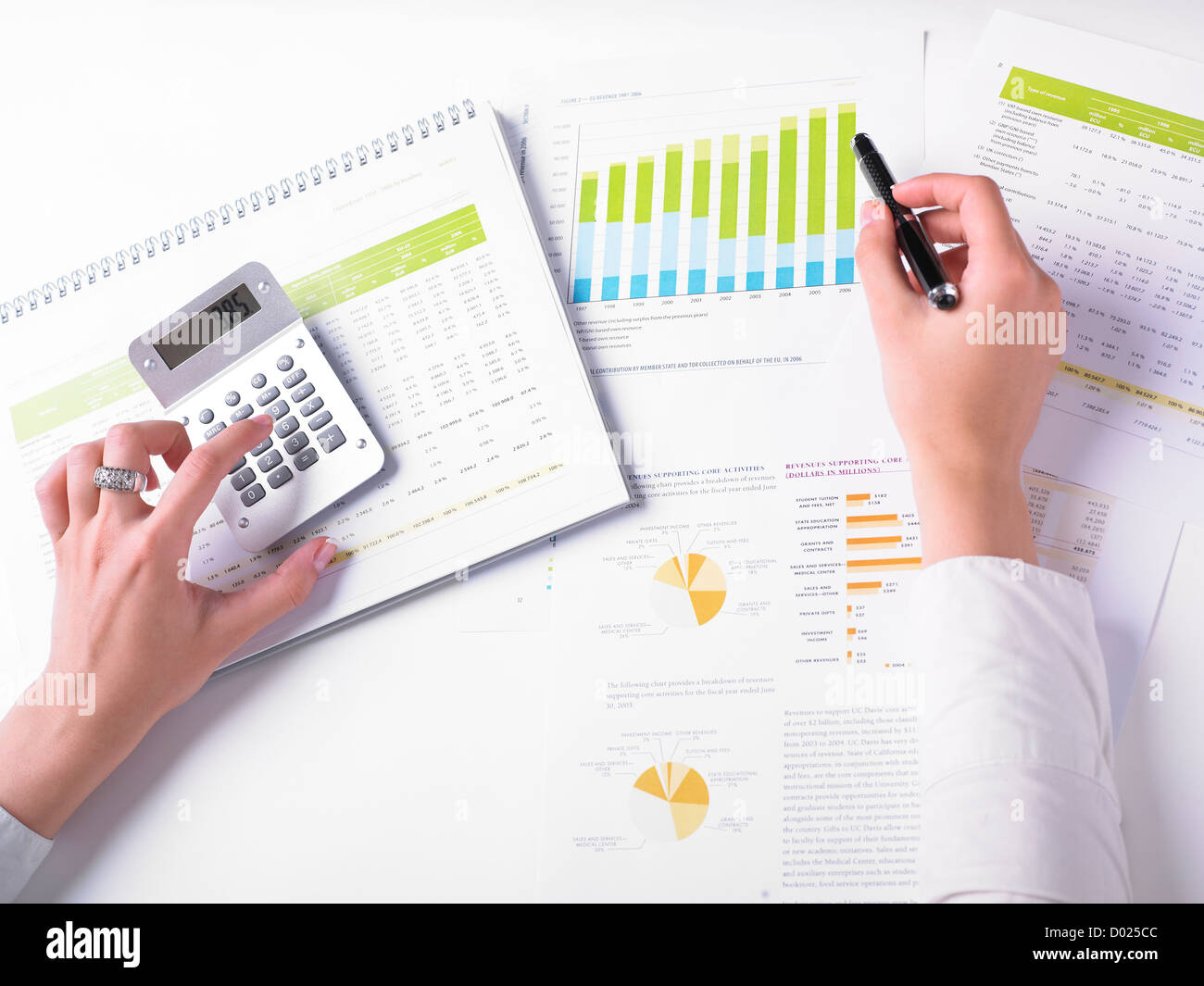 Numbers on paper hi-res stock photography and images - Alamy