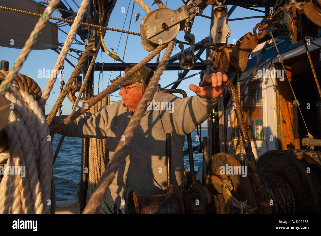 Trawler ropes hi-res stock photography and images - Alamy