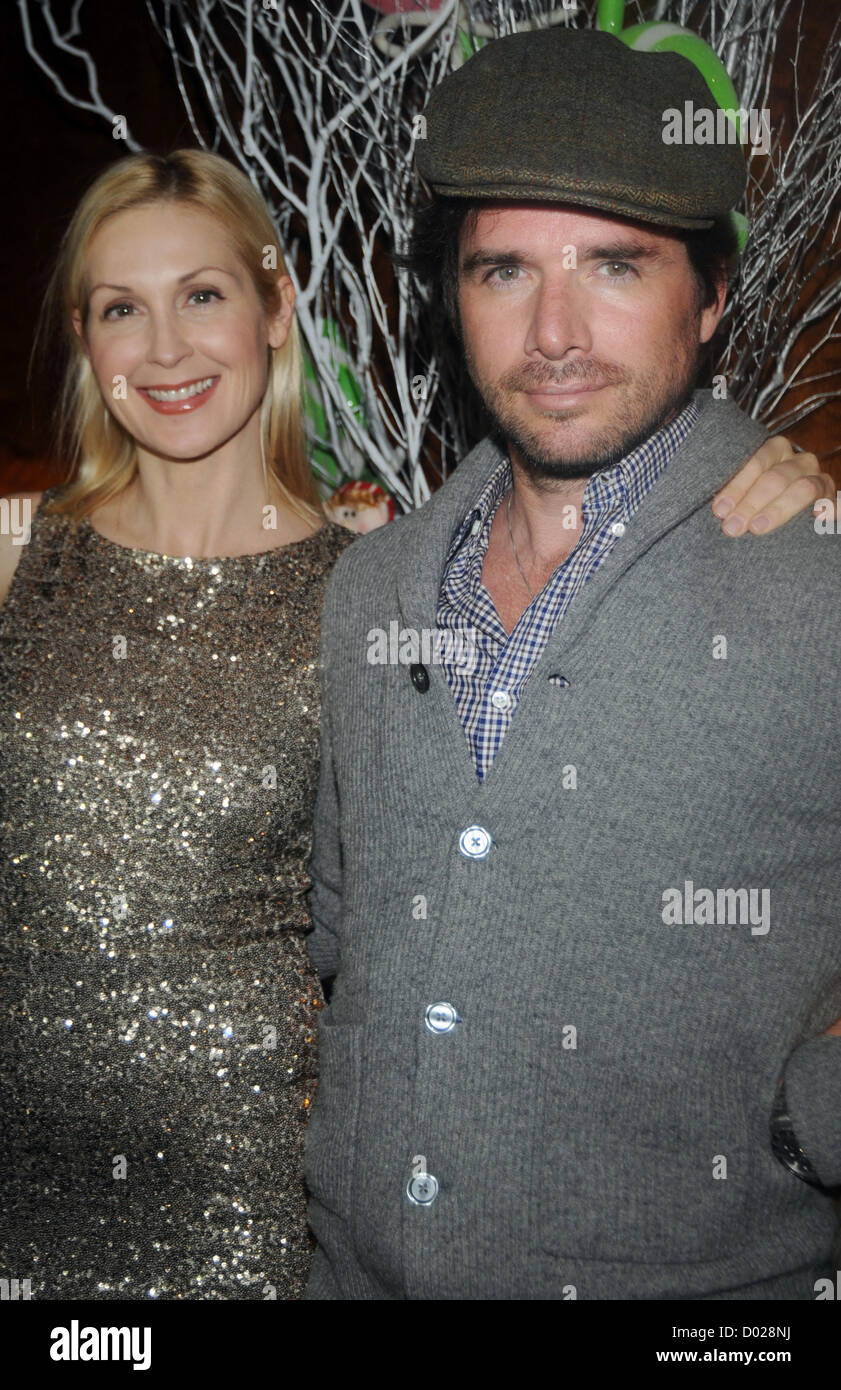 Kelly rutherford and mathew settle hi-res stock photography and images ...
